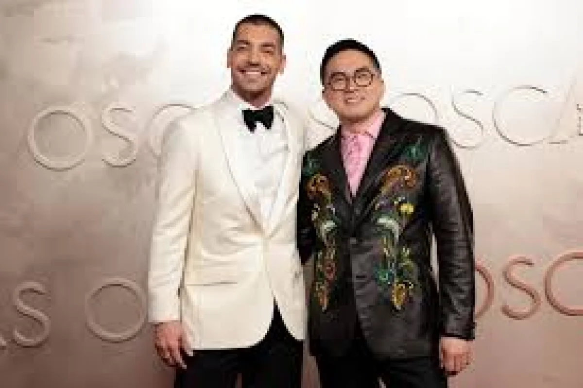 Bowen Yang teases a chaotic Las Culturistas Culture Awards moment — Mogaz